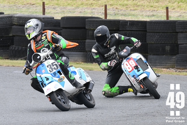 BSSO Scooter Racing. BSSO round 6 @ Cadwell Park, Lincolnshire (as part ...